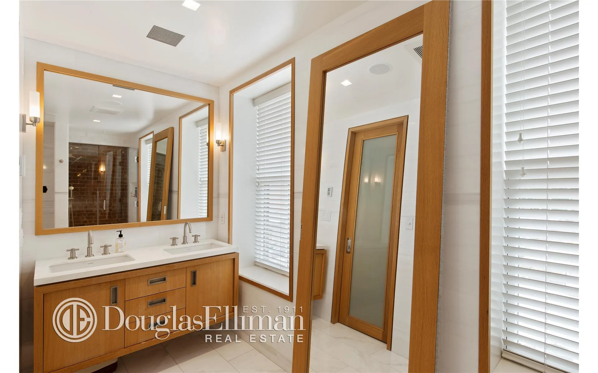 69 Gold Street in Vinegar Hill, Brooklyn | StreetEasy