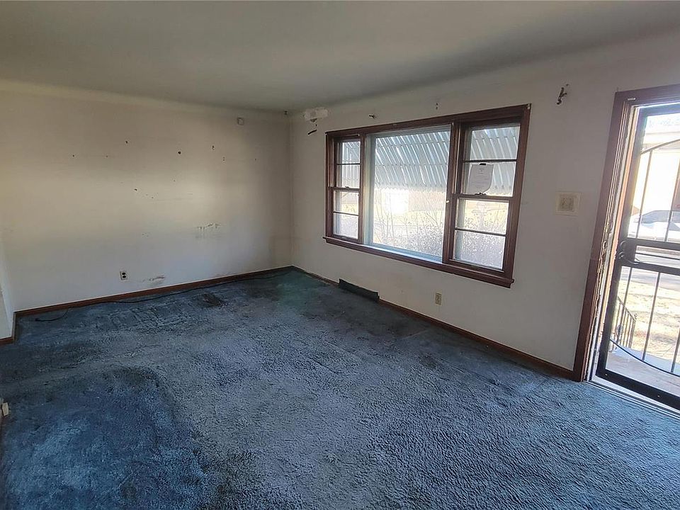 6261 Hancock Ave, Berkeley, MO 63134 | Zillow