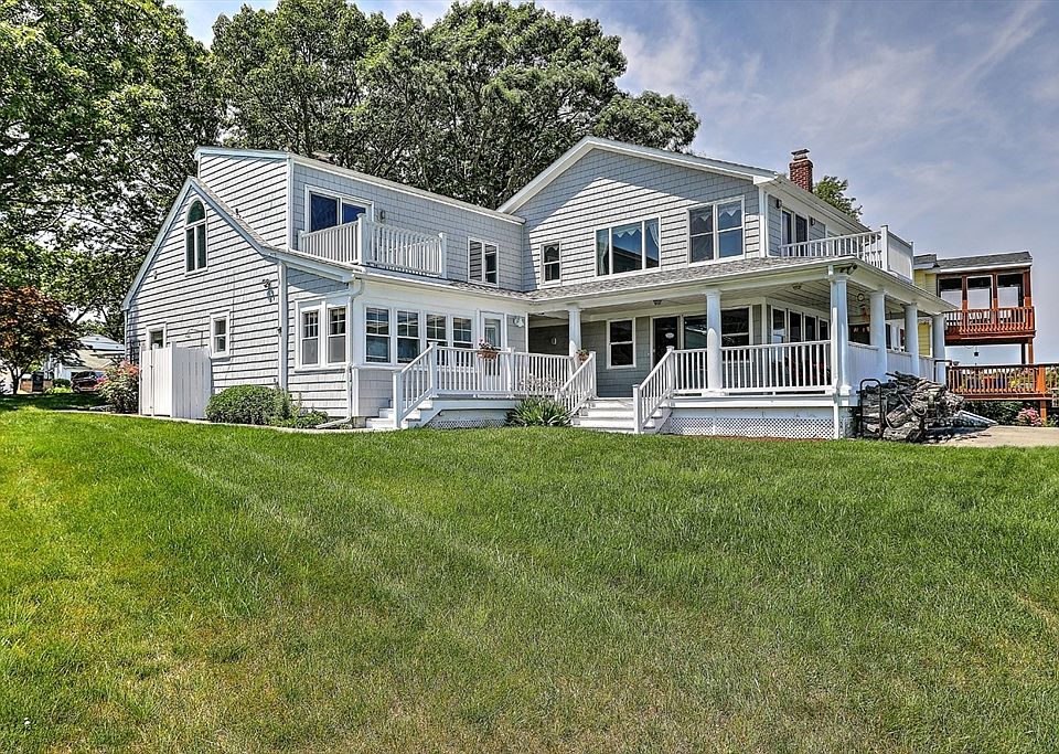 122-124 Riverside Dr, Riverside, RI 02915 | Zillow