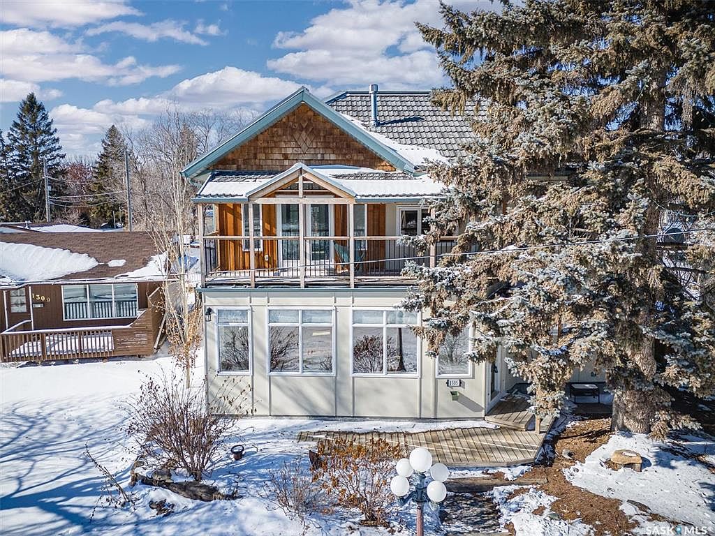 1305 Spadina CRESCENT W, Saskatoon, SK S7M 1P5 | MLS #SK963461 | Zillow