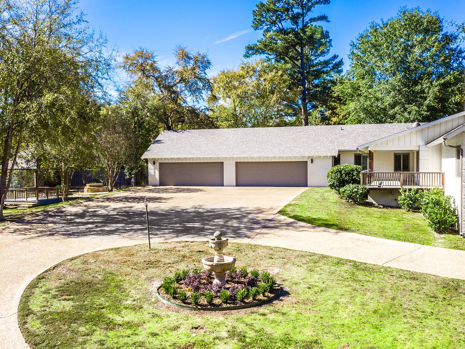 1101 Shawnee Trl, Henderson, TX 75654 | Zillow