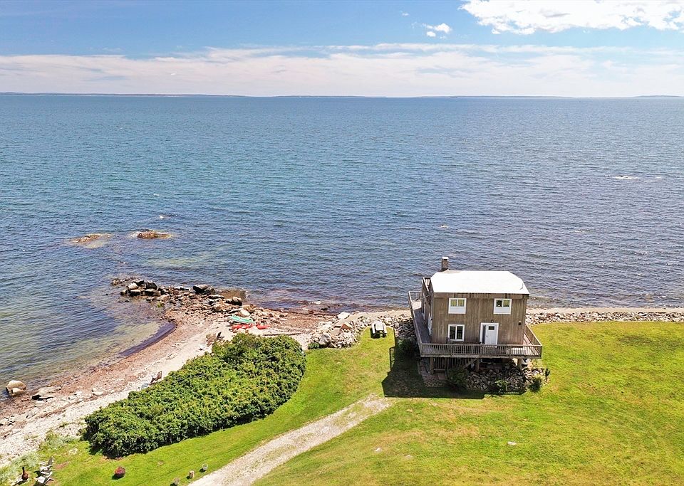 10 Wilburs Point Dr, Fairhaven, MA 02719 | Zillow