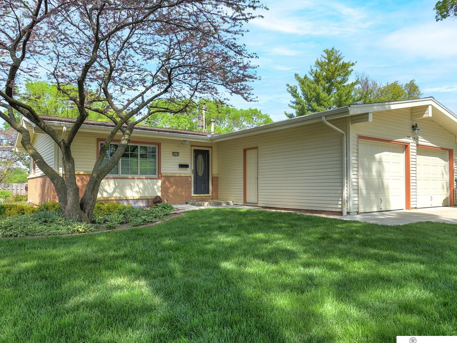 2618 N 97th St, Omaha, NE 68134 | Zillow