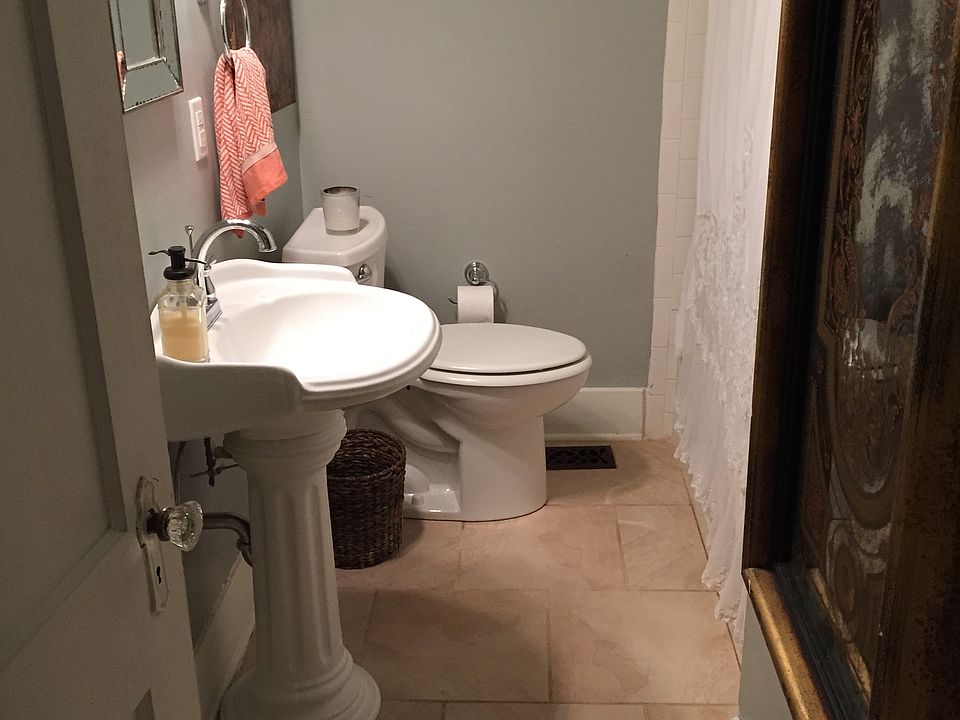 1704 Linden Pl, Jackson, MS 39202 | Zillow