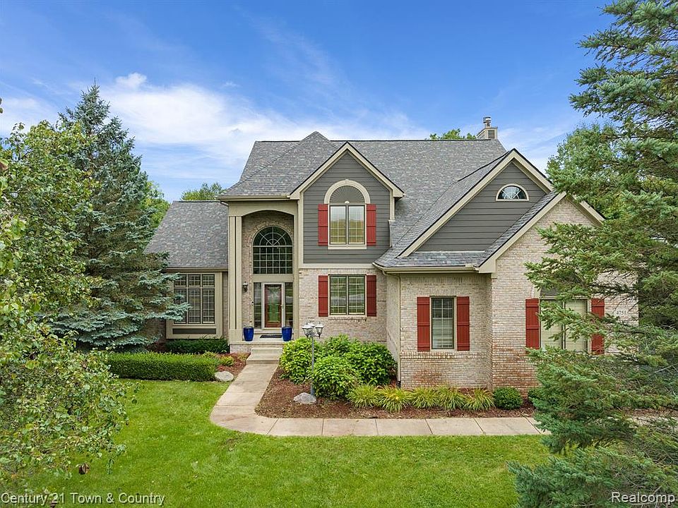 4751 Oakhurst Ridge Rd, Clarkston, MI 48348 | Zillow