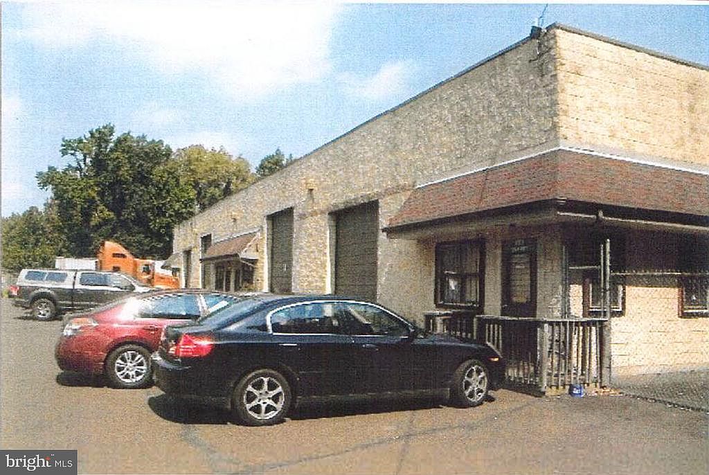 1498 Clyde Waite Dr, Bristol, PA 19007 | Zillow