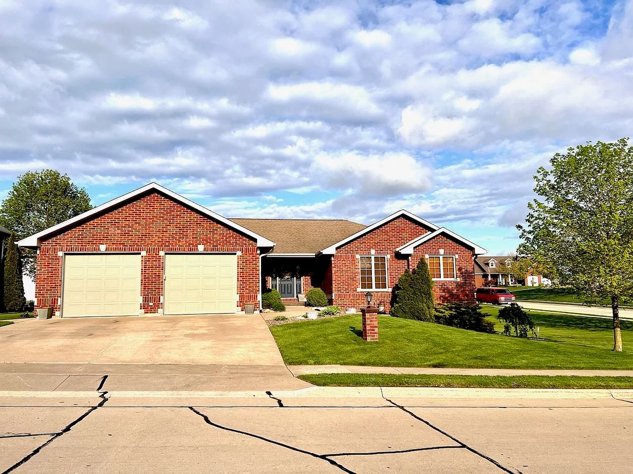209 Countryside Dr, Epworth, IA 52045 | Zillow