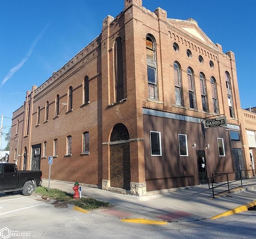 39 S Main St, Dayton, IA 50530 | Zillow