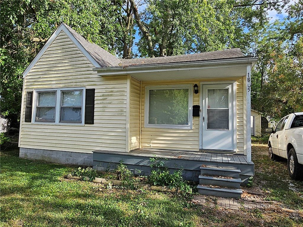 1835 W Waggoner St, Decatur, IL 62526 | Zillow