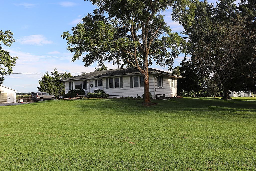 431 W Mechanic St, Geff, IL 62842 | Zillow