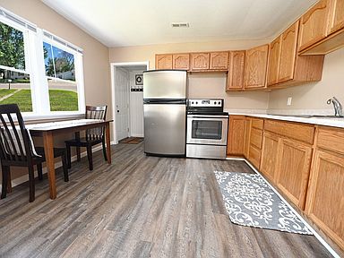 920 E Butler St, Manchester, IA 52057 | Zillow