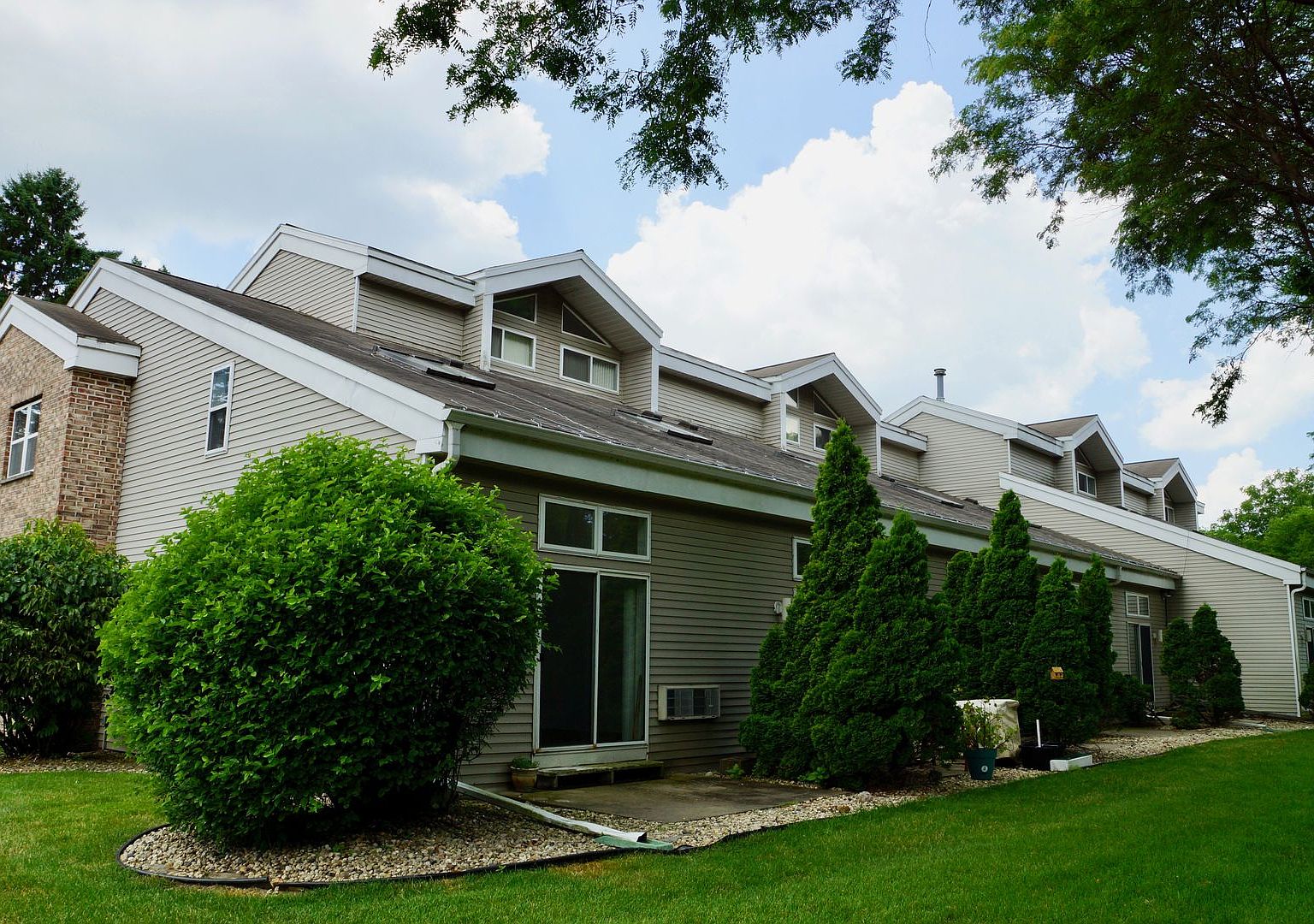 1481 Carver St APT 2, Madison, WI 53713 | Zillow