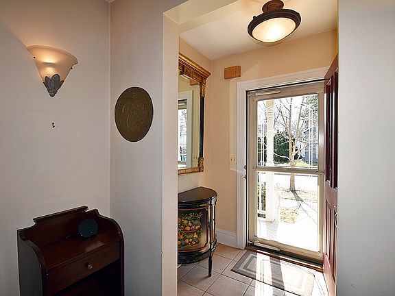 327 Spring St, Batavia, IL 60510 | MLS #11350767 | Zillow