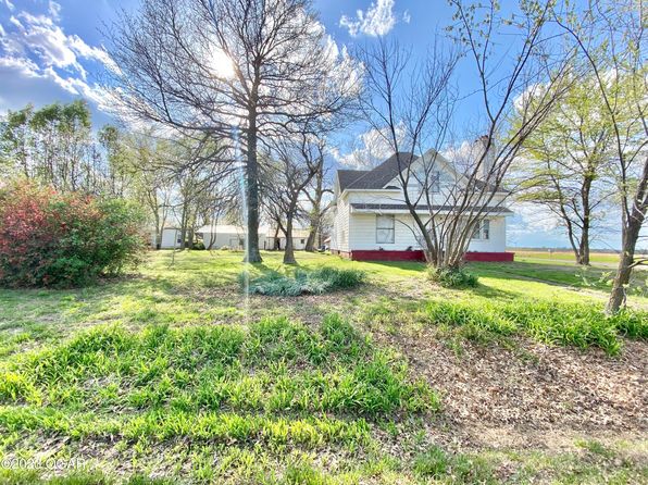 Diamond MO Luxury Homes For Sale - 16 Homes | Zillow