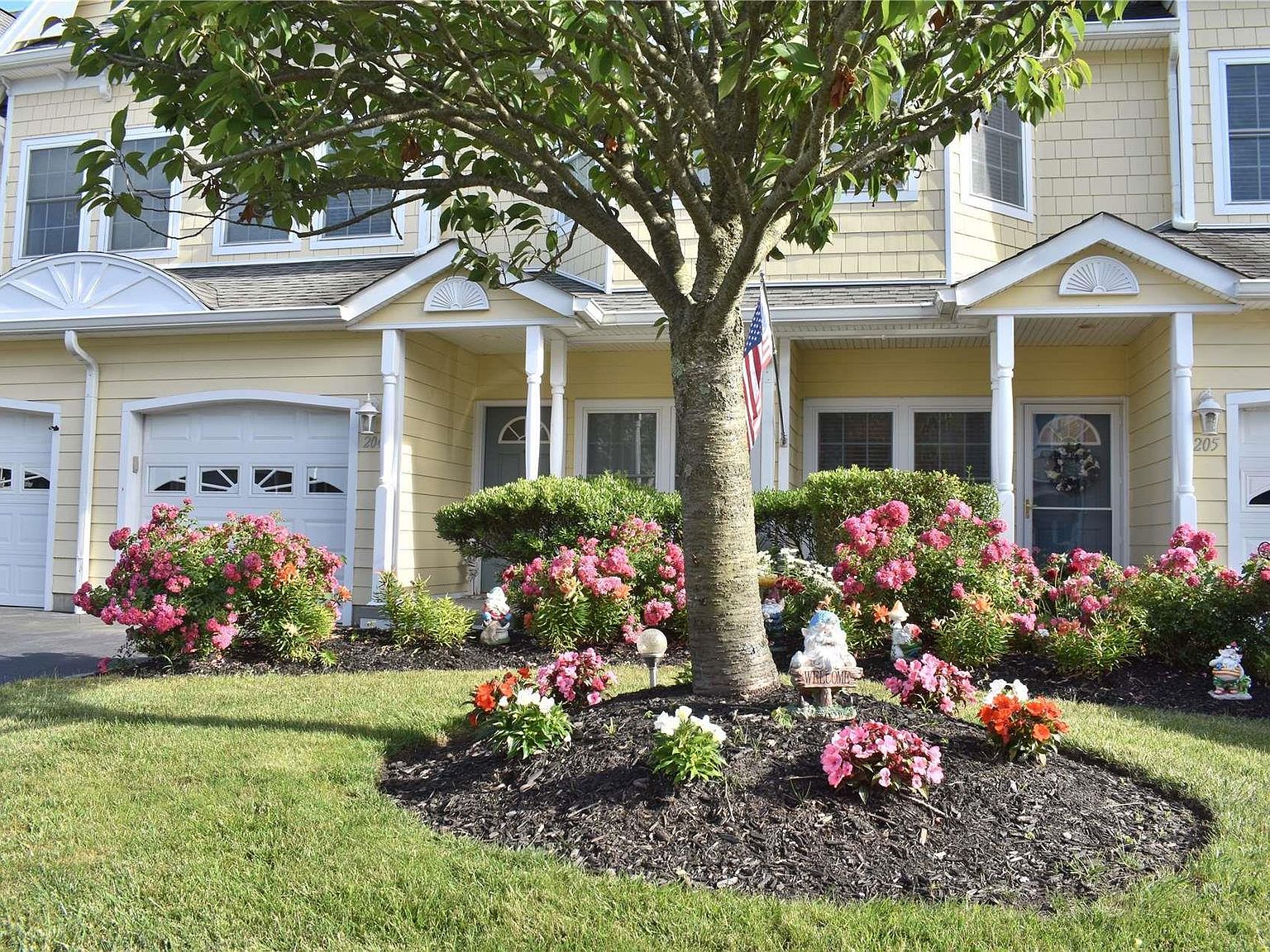 205 Emily Drive #205, Patchogue, NY 11772 | Zillow