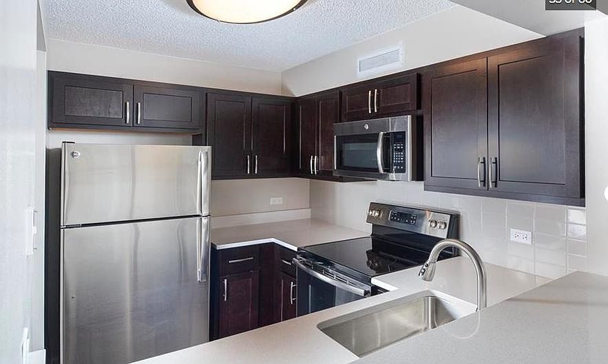 600 W Madison St, Chicago, IL 60661 | Zillow