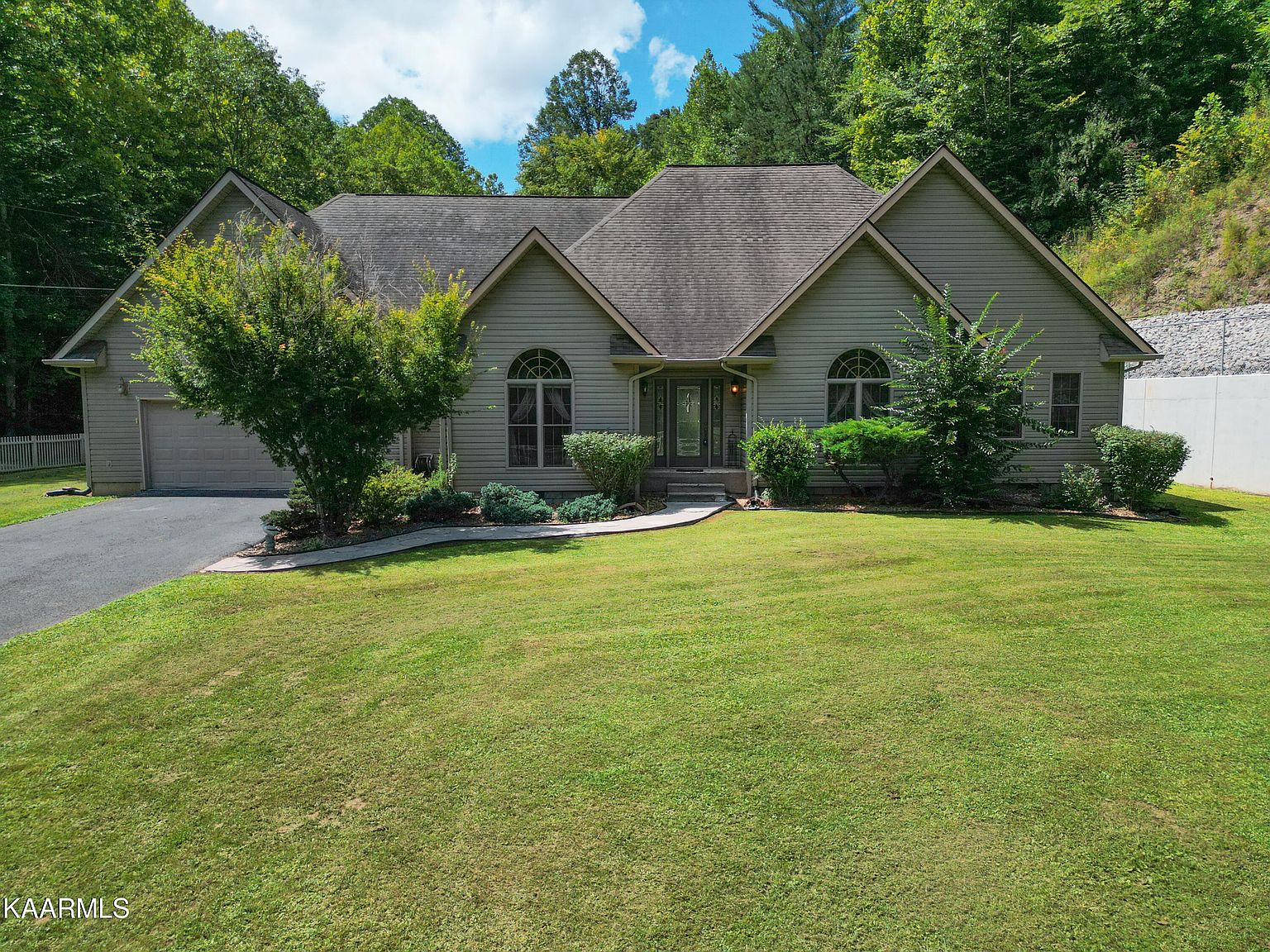 239 Sulphur Springs Rd, Helton, KY 40840 | MLS #1231111 | Zillow