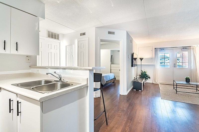 4003 Kilmer Dr #308, Burlington, ON L7M 4M1 | Zillow