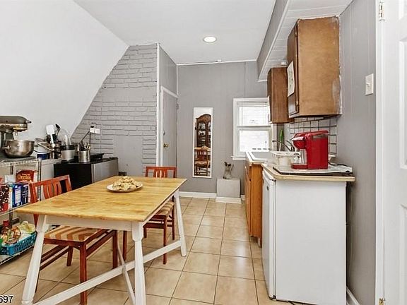 22 Oak Pl, Montclair, NJ 07042 | Zillow