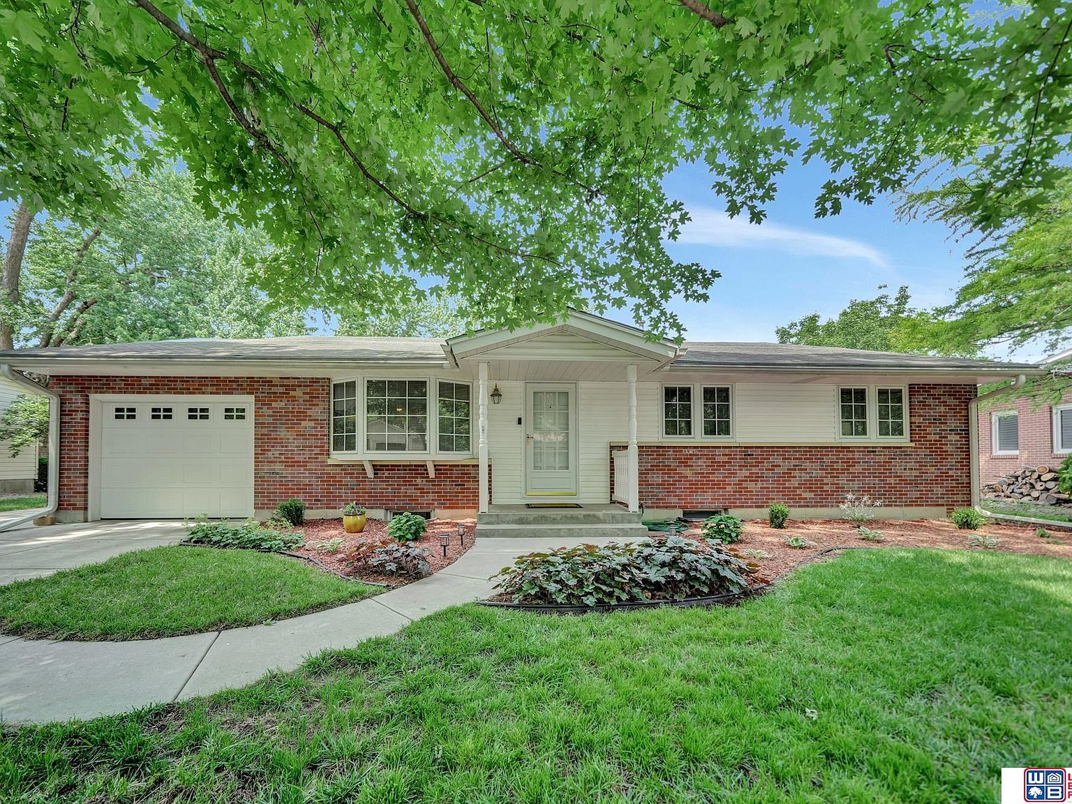 911 Sycamore Dr, Lincoln, NE 68510 | Zillow