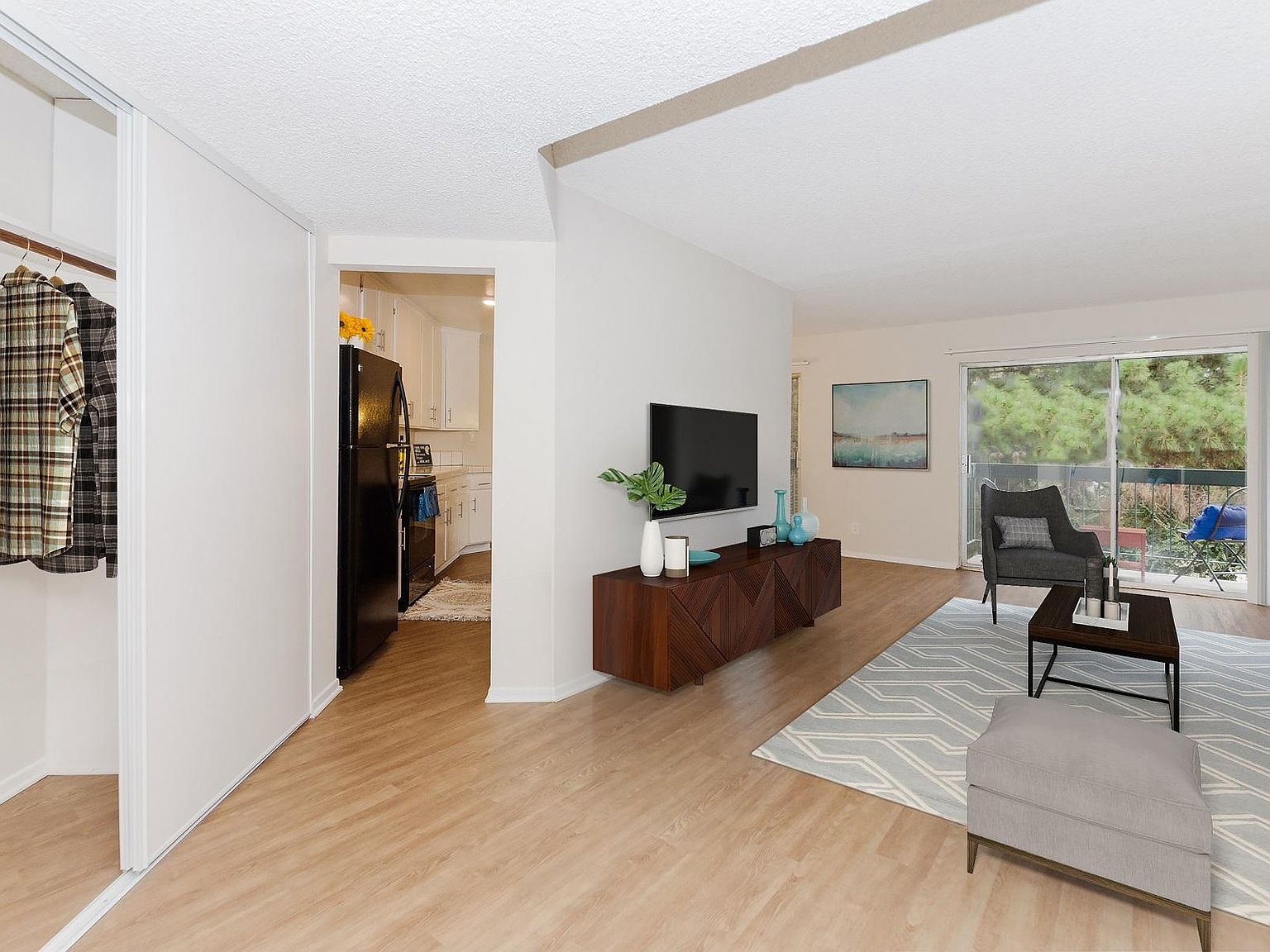 13100 Valleyheart Dr APT 102, Studio City, CA 91604 | Zillow