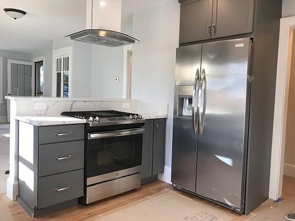 35 Silver St #2, Quincy, MA 02169 | Zillow