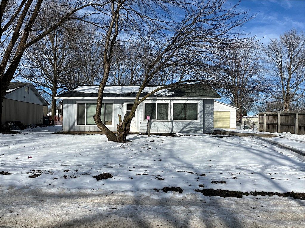 1972 Sir Richard Ct, Decatur, IL 62526 | Zillow