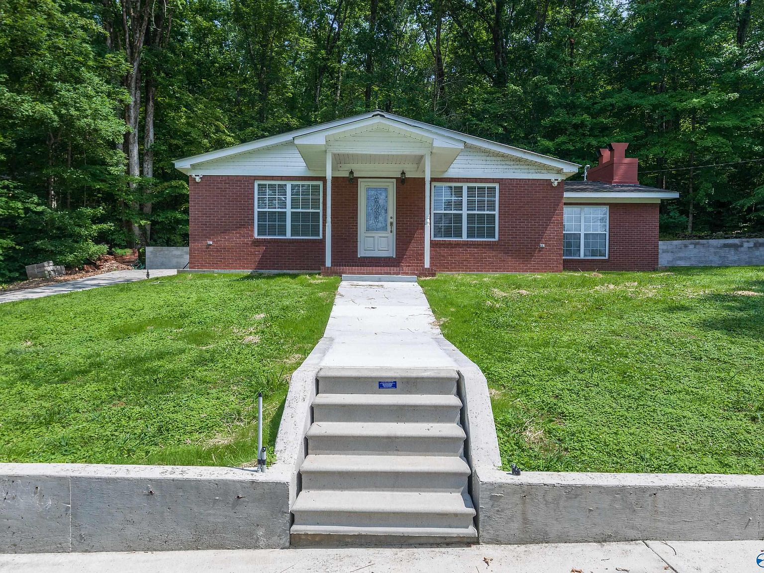 183 County Road 24, Scottsboro, AL 35769 | Zillow