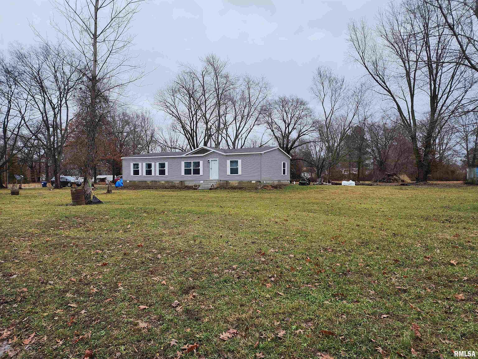 303 S 4th St, Broughton, IL 62817 | Zillow