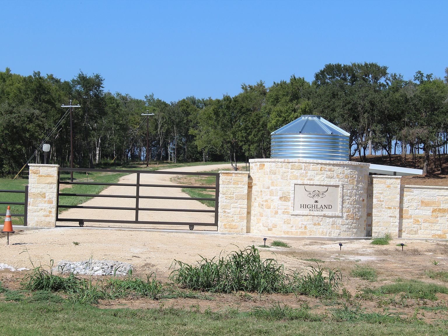 165 Highland Dr N, Cameron, TX 76520 | MLS #42254-000453 | Zillow