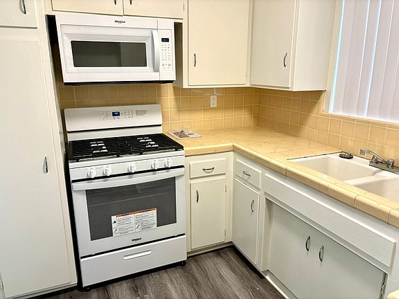 7533 Lexington Ave APT 110, Los Angeles, CA 90046 | Zillow