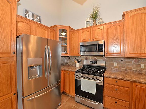 925 Hunter DRIVE UNIT 45, Racine, WI 53406 | MLS #1859588 | Zillow