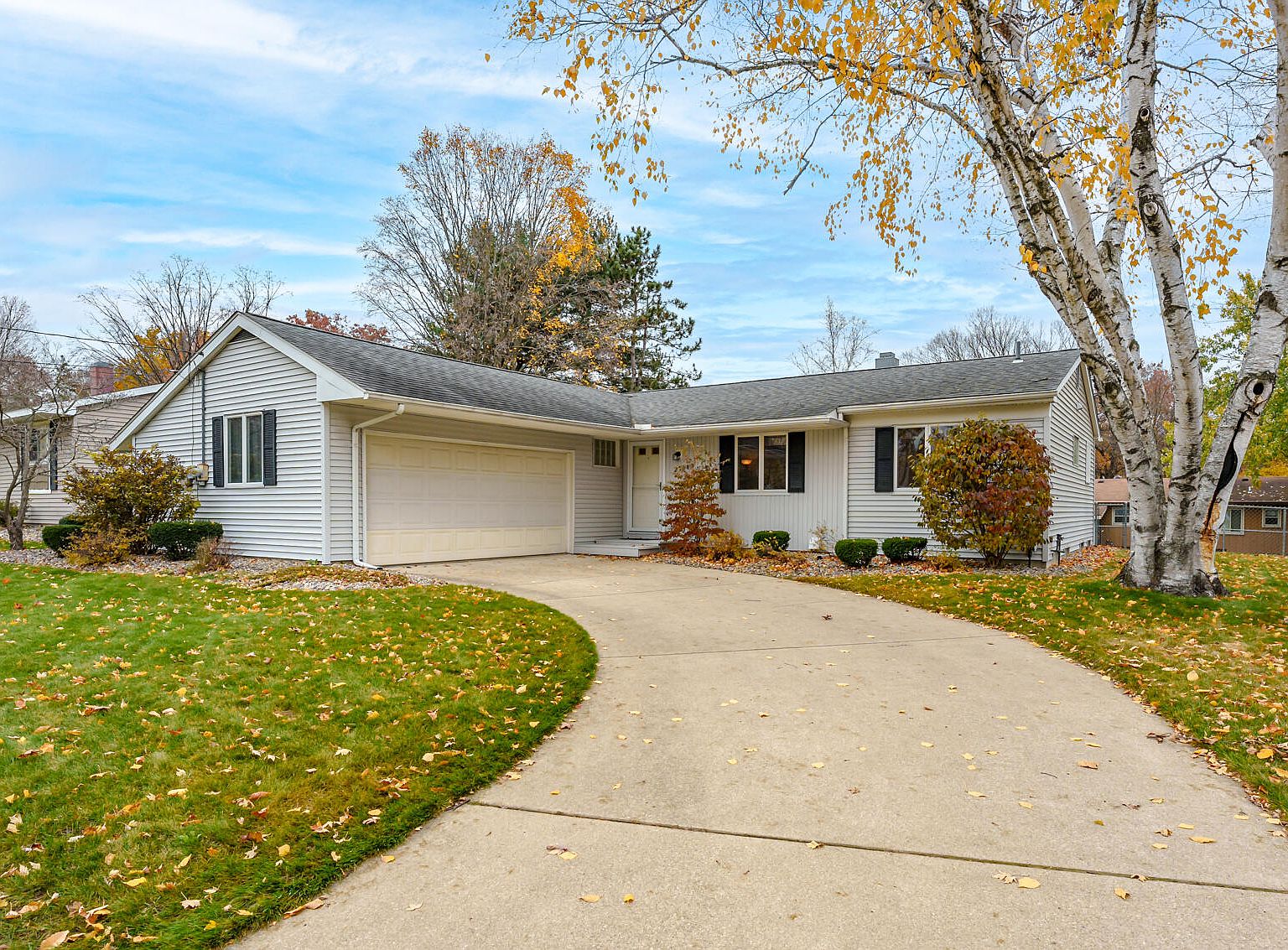 2304 Curtis Ave, Portage, MI 49024 | Zillow