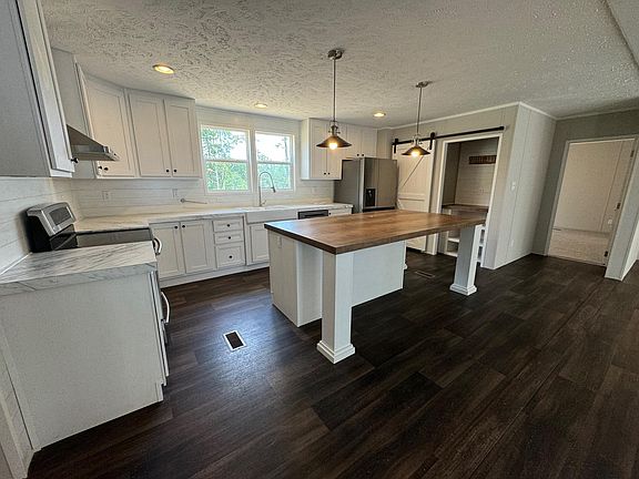 254 Community Dr, Madisonville, TN 37354 | Zillow