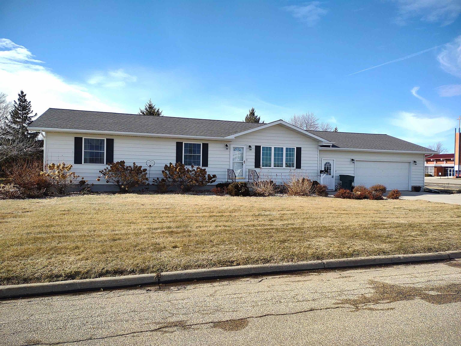 525 E 5th Ave, Miller, SD 57362 | MLS #22401811 | Zillow