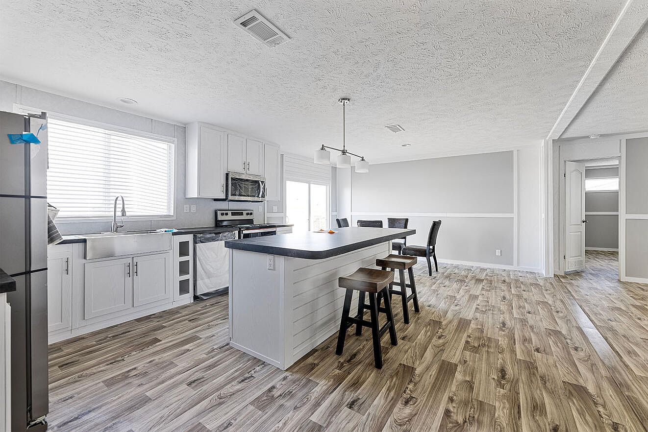 3115 SW Loop 410 #10, San Antonio, TX 78227 | Zillow