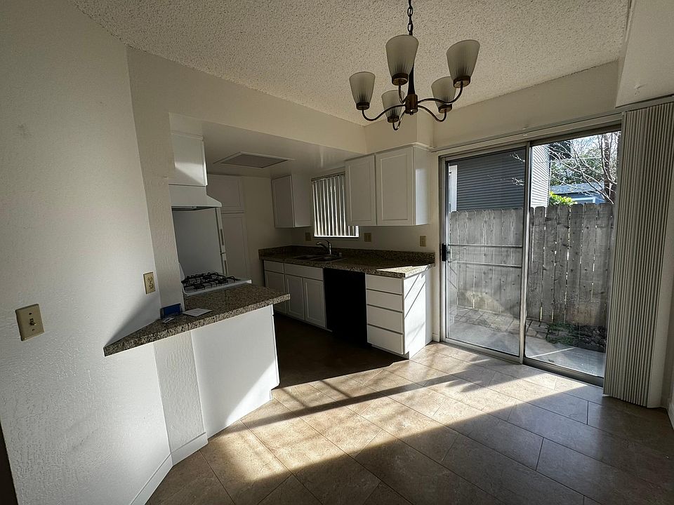 510 W Locust St APT 5, Lodi, CA 95240 | Zillow