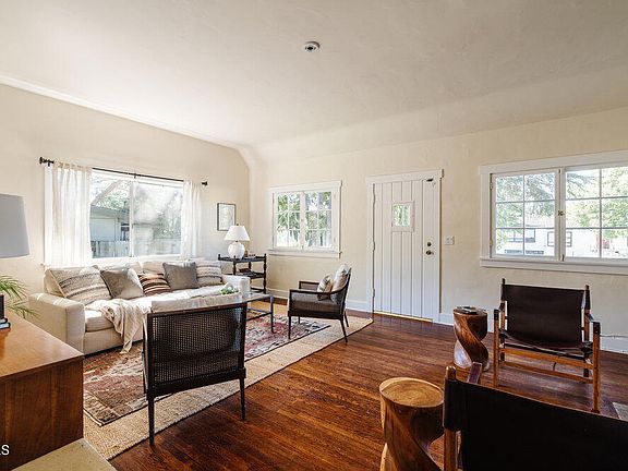 1377 Sonoma Dr, Altadena, CA 91001 | MLS #P1-15716 | Zillow