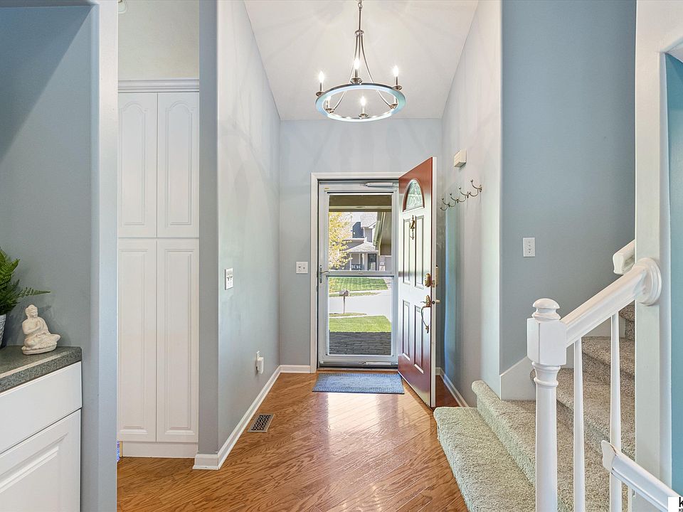 10427 Newport Ave, Omaha, NE 68122 | MLS #22309128 | Zillow