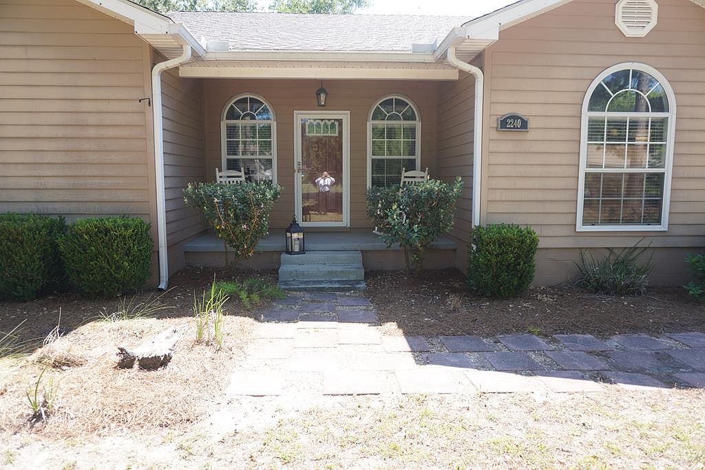 2240 Ridge Rd, Waycross, GA 31501 | Zillow