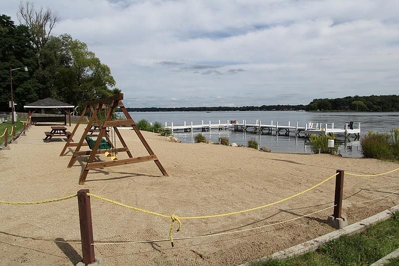 4420 View Crest Dr, Delavan, WI 53115 | Zillow