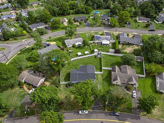 4 Cambridge Rd, Kendall Park, NJ 08824 | MLS #3929748 | Zillow