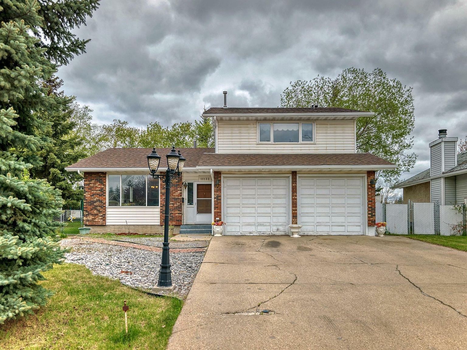 11132 22a Ave NW, Edmonton, AB T6J 5H5 | Zillow