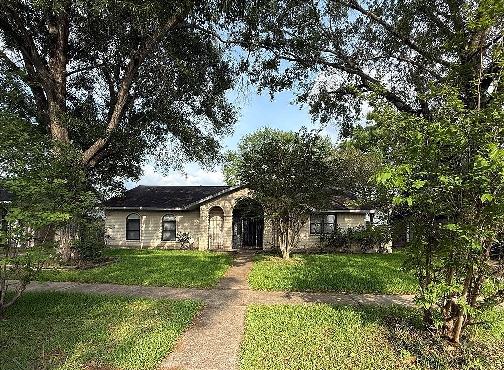7507 Lacy Hill Dr, Houston, TX 77036 | Zillow