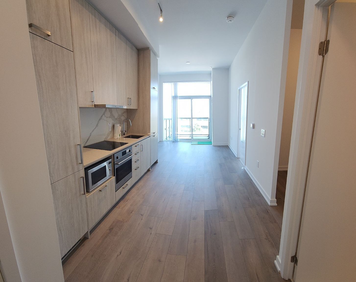 60 Honeycrisp Cres #315, Vaughan, ON L4K 0N5 | Zillow