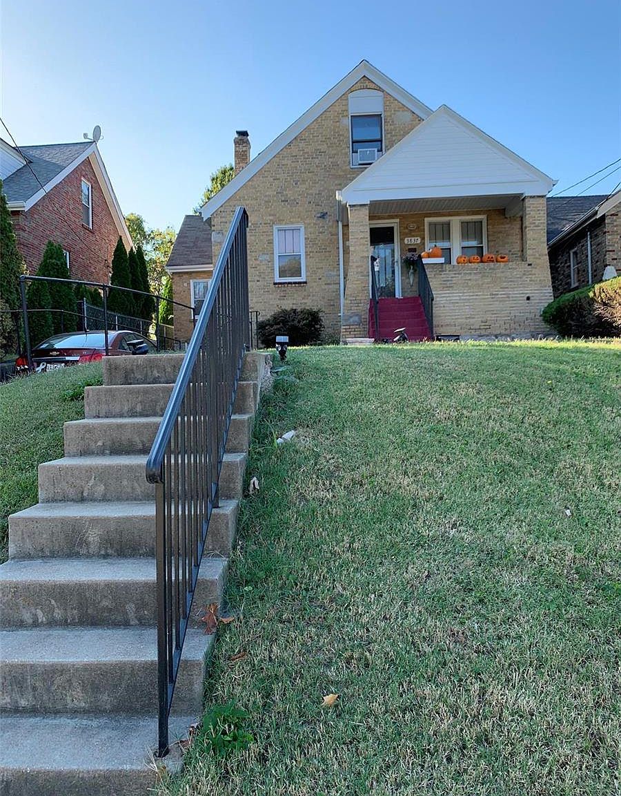 3837 Waco Dr, Saint Louis, MO 63121 | Zillow