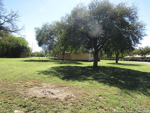127 Lake St, Mathis, TX 78368 | MLS #1590820 | Zillow
