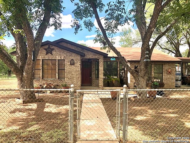 105 County Road 2655, Moore, TX 78057 | Zillow