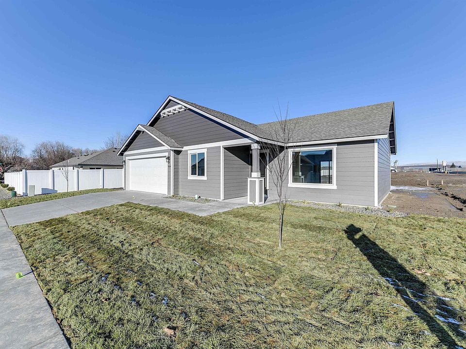 804 Grapevine St, Grandview, WA 98930 | Zillow