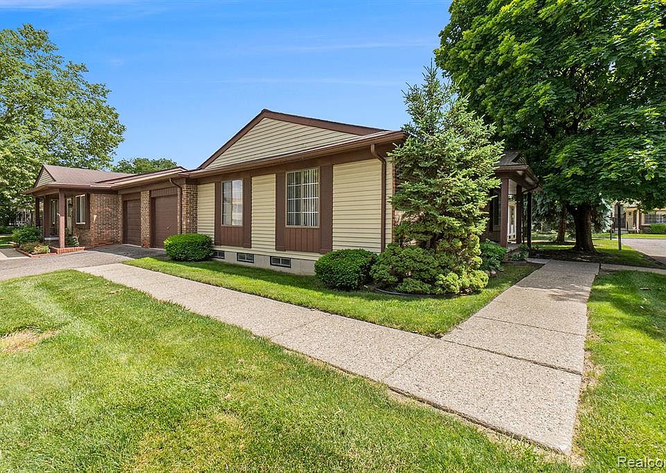 2908 Roundtree Dr, Troy, MI 48083 | Zillow